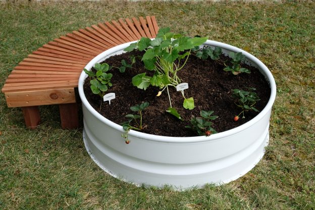DIY Round Raised Garden Beds | Oleander + Palm